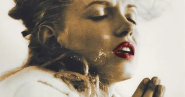 Marilyn Monroe Praying 2 | Arthipo